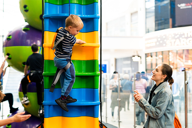 Clip ’n Climb The O2 London | Indoor Adventure | Picniq